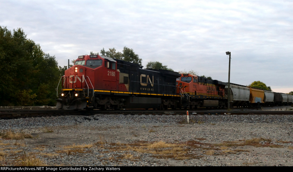 CN 2180 BNSF 7796